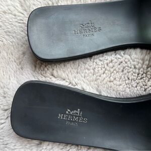 Hermes | Shoes | Hermes Aloha Black Rubber Flat Sandals Noir Slides ...
